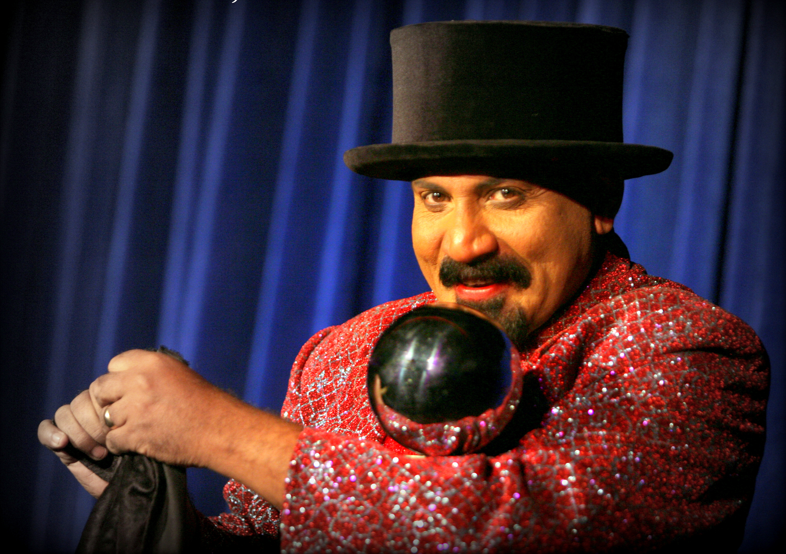 About Us - Magician Samraj